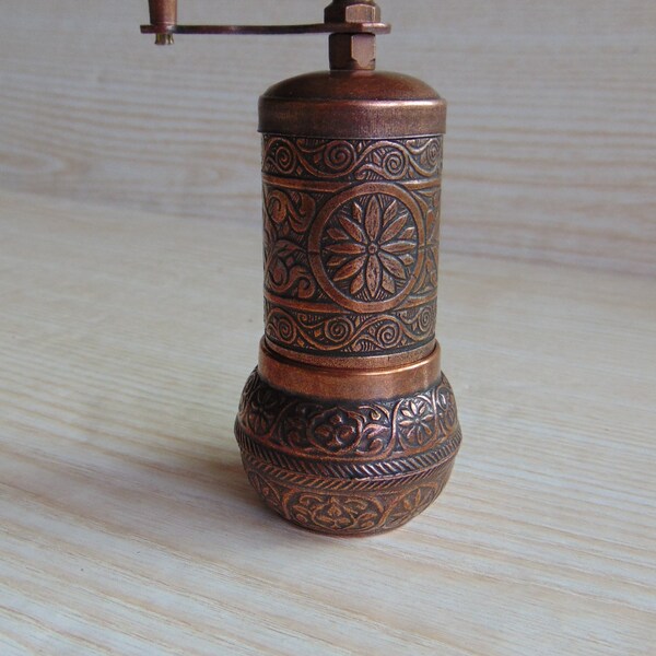 Pepper Mill Vintage - Etsy