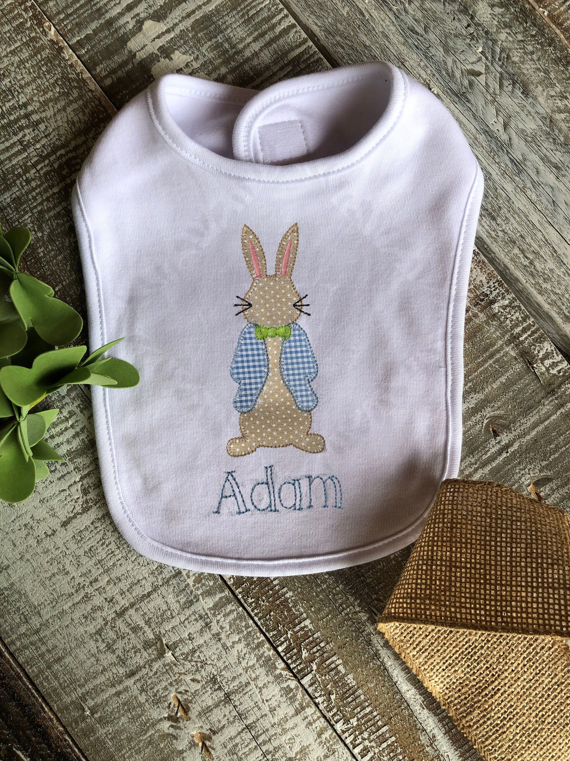 Baby Peter Rabbit Onesie Applique Bib and Burp Set Custom - Etsy France