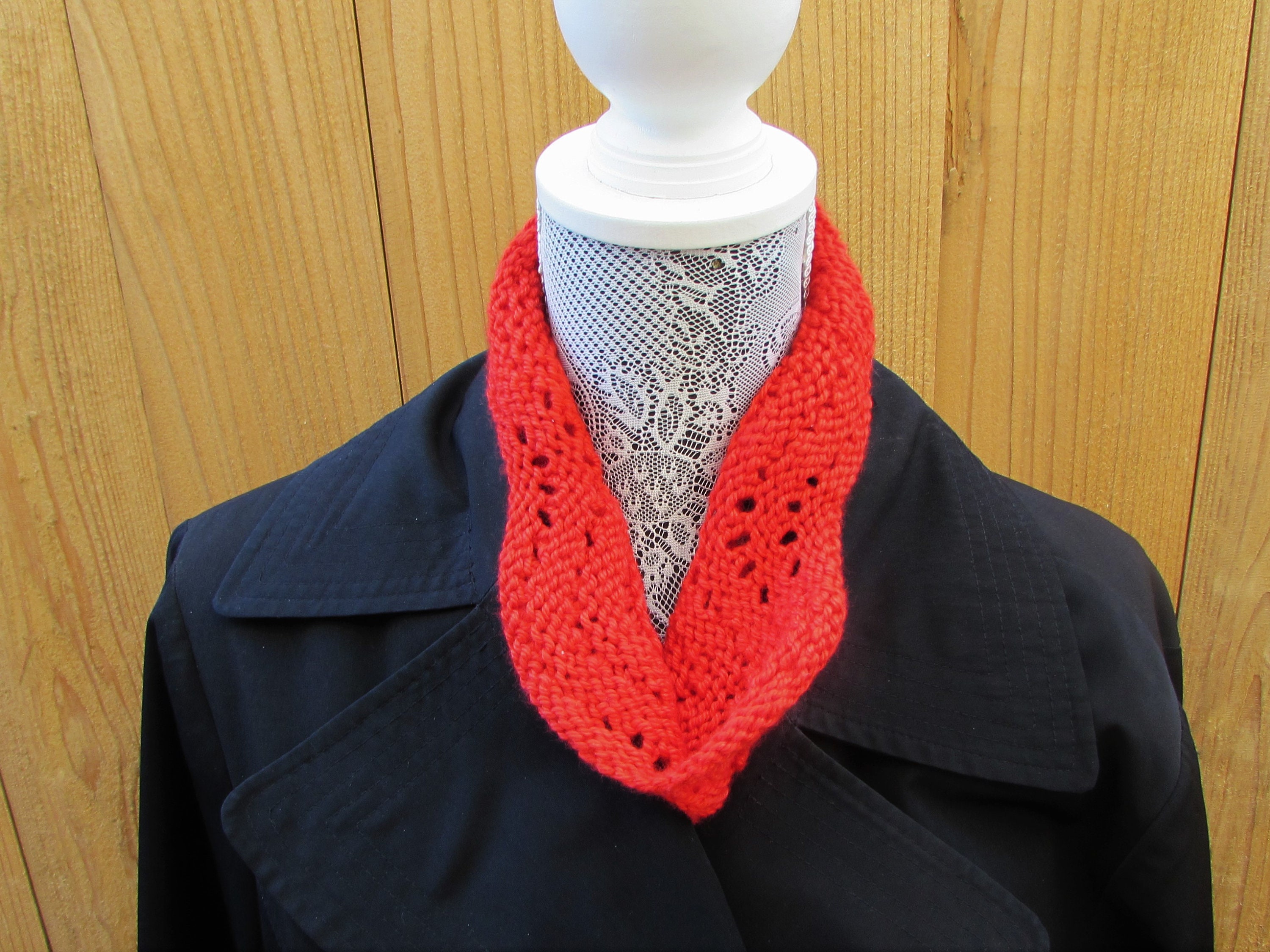 Old Shale Pattern Knit Cowl Cowl Knit in Red Cashmere and Silk Blend ...