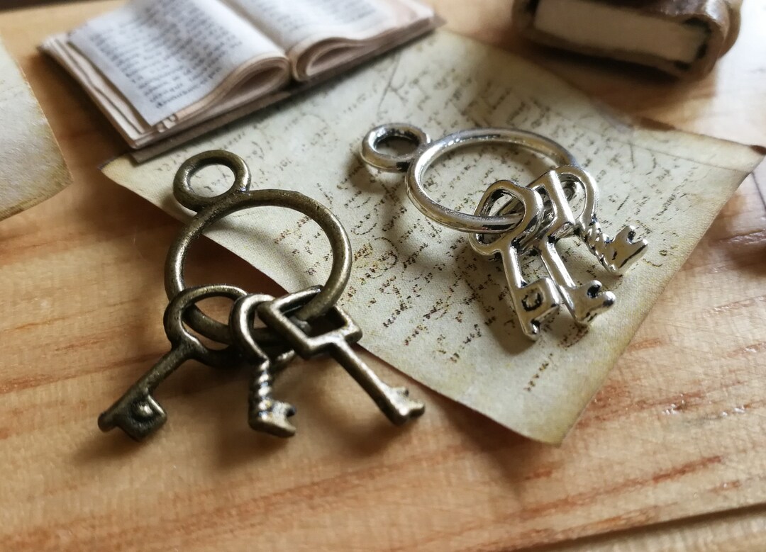 Dollhouse Miniatures-1:12 Scale-miniature Keys-set of Three Skeleton ...