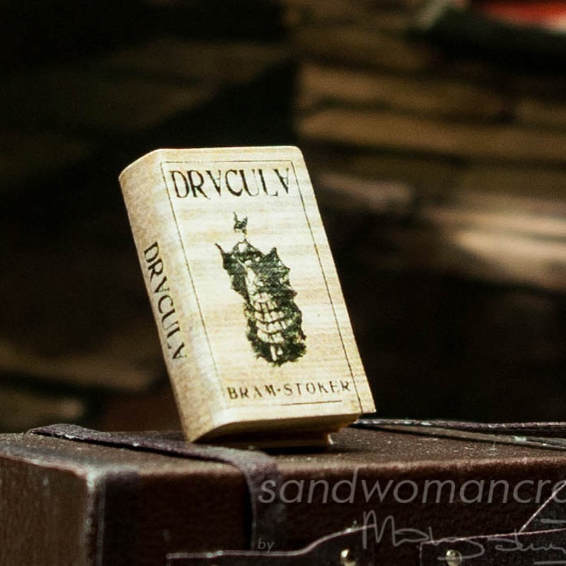 Classic horror books 1:12 scale - Etsy.de