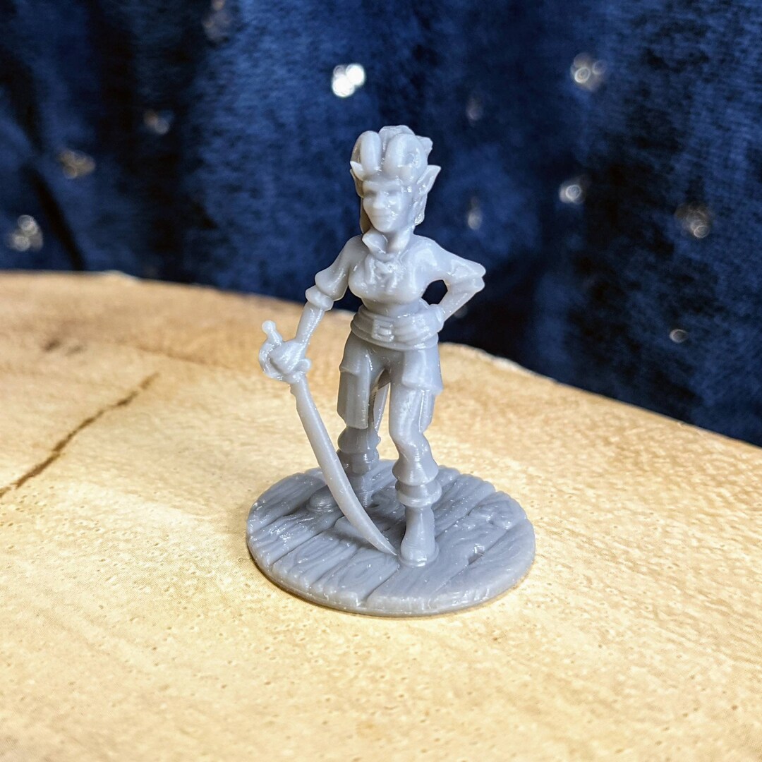 3D Printed Tiefling Pirate Miniature: D&D Resin Swashbuckler (37mm) - Etsy