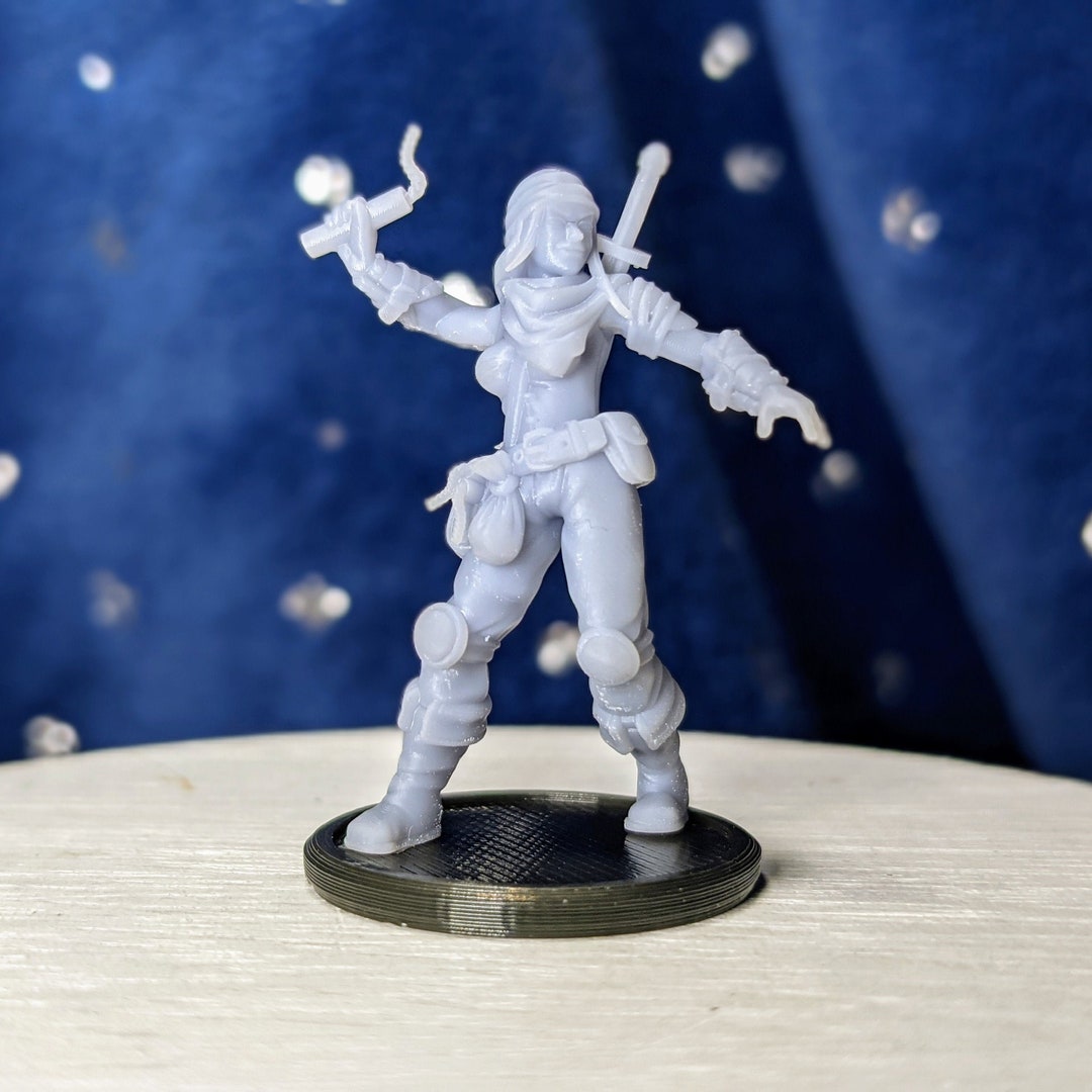 3D Printed Female Bomb Thrower Miniature: D&D, Pathfinder RPG - Etsy