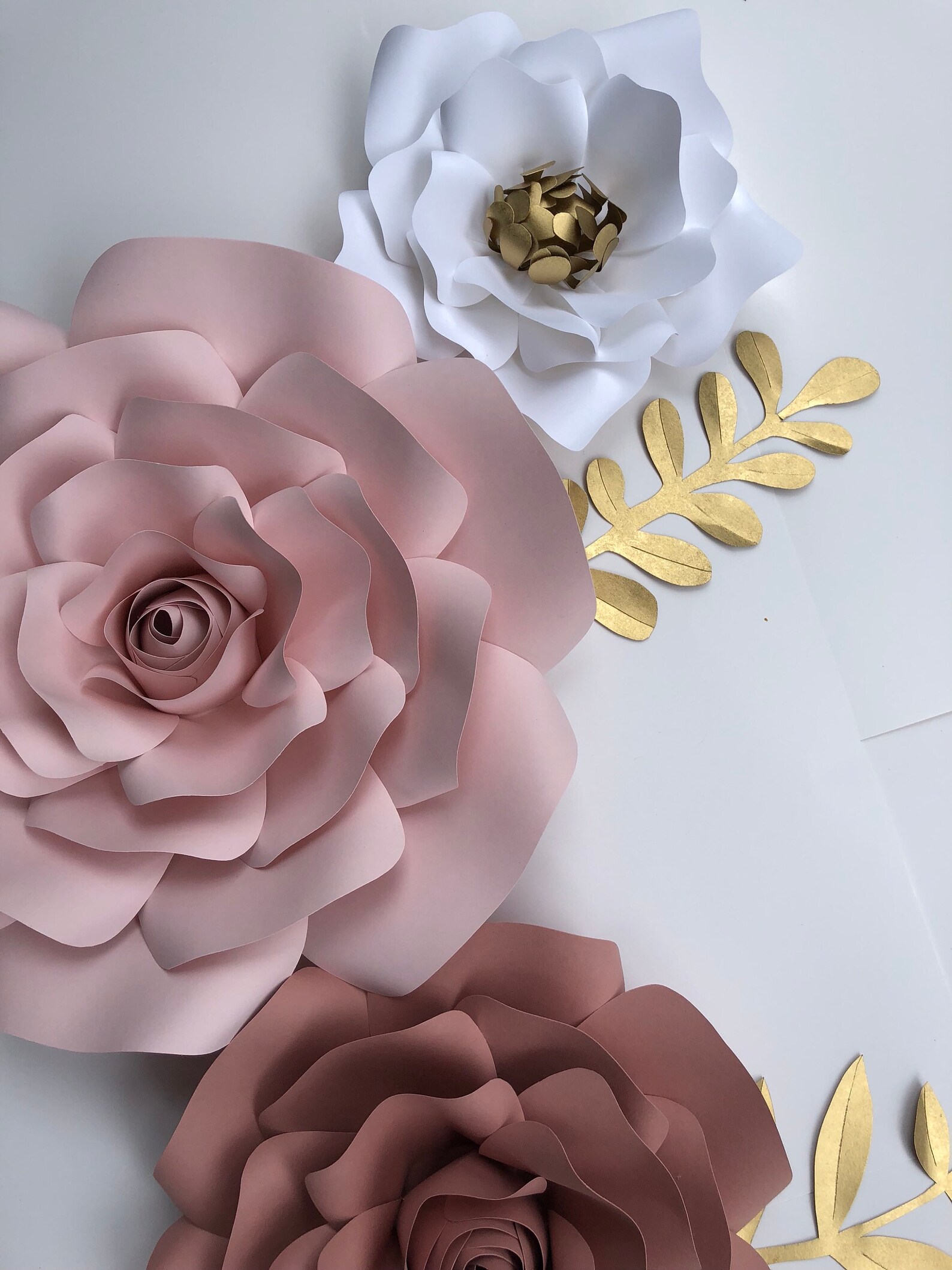 Paper Flower Roses Wall Decor. Custom Colors | Etsy