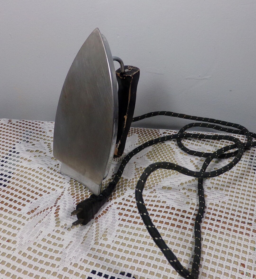 Vintage 1938 Durabilt Fully Automatic Folding Travel Iron, Quilting ...