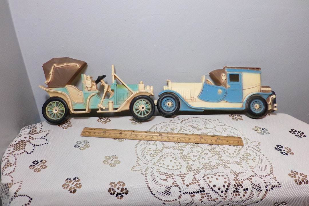 Vintage 3D Antique Cars Wall Decor 1970s, 1970s Dart Industries Classic ...