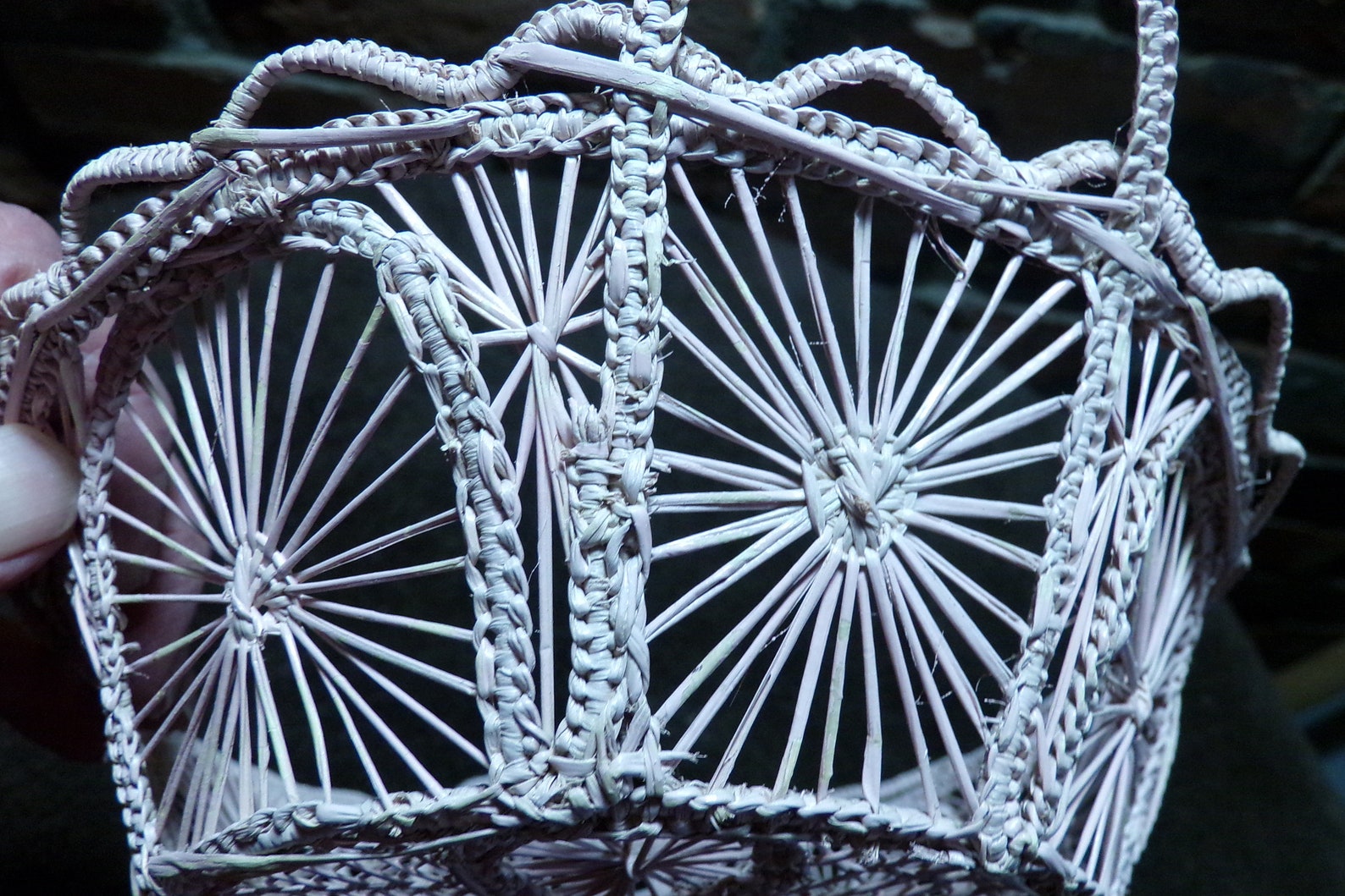 Iraca Palm Straw Handled Basket, Pale Pink Palm Straw Handed Basket ...