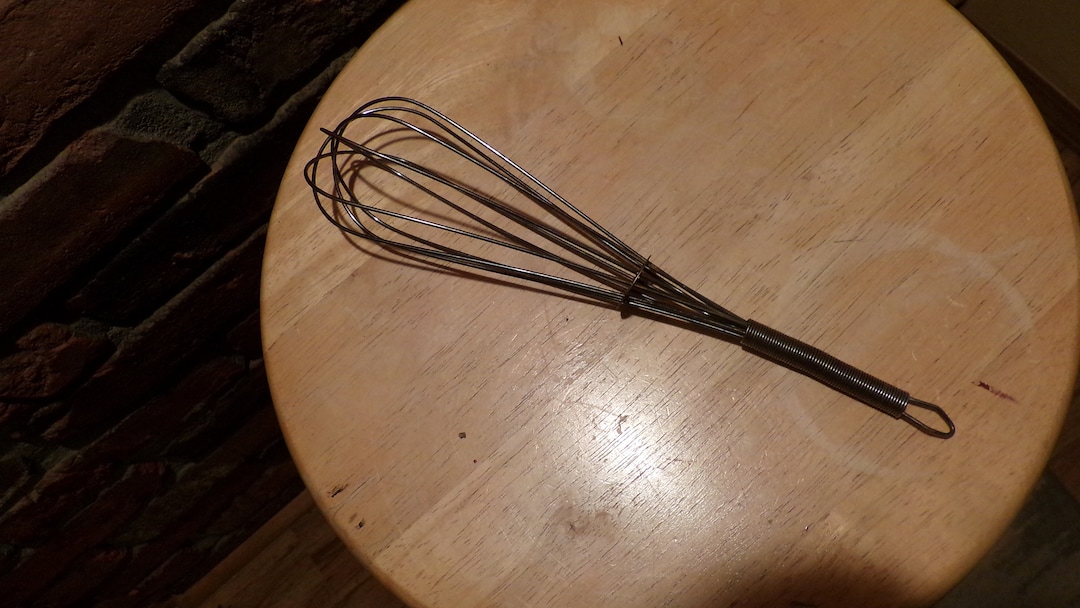 Vintage Metal Wire Whisk Egg Beater, Vintage Wire Whisk, 1980’s Wire ...