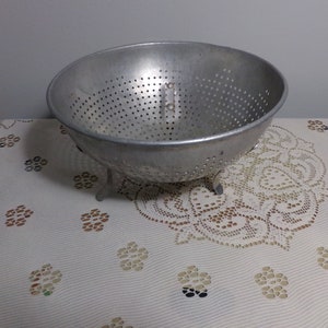 Vintage Aluminum Footed Colander, Rustic Farmhouse Kitchen Strainer ...