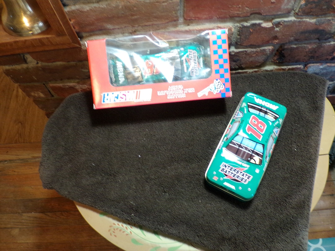 Vintage 2001 Palmer Nascar Holiday Candy Tin Cars NOS 18 Bobby Labonte ...