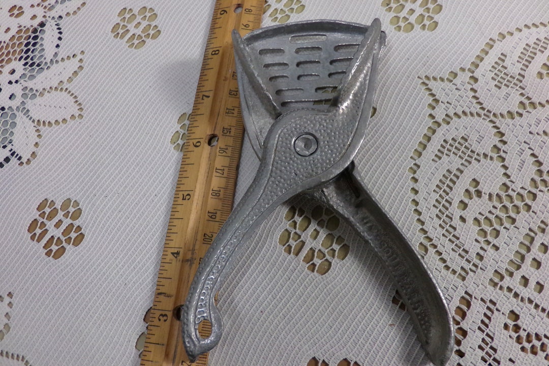 Vintage Aluminum Handheld Lemon Juicer, Old Aluminum Juicer, Bar Juicer ...