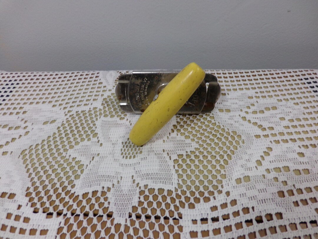 1950s Edlund Co Top off Jar and Bottle Screw Top Opener Yellow Wood ...