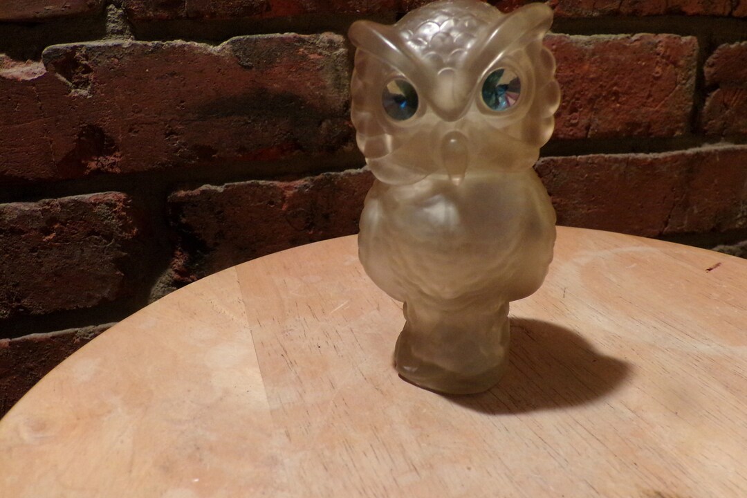 Avon Snow Owl Moonwind Powder Sachet Full, Glass Owl With Blue Gem Eyes ...