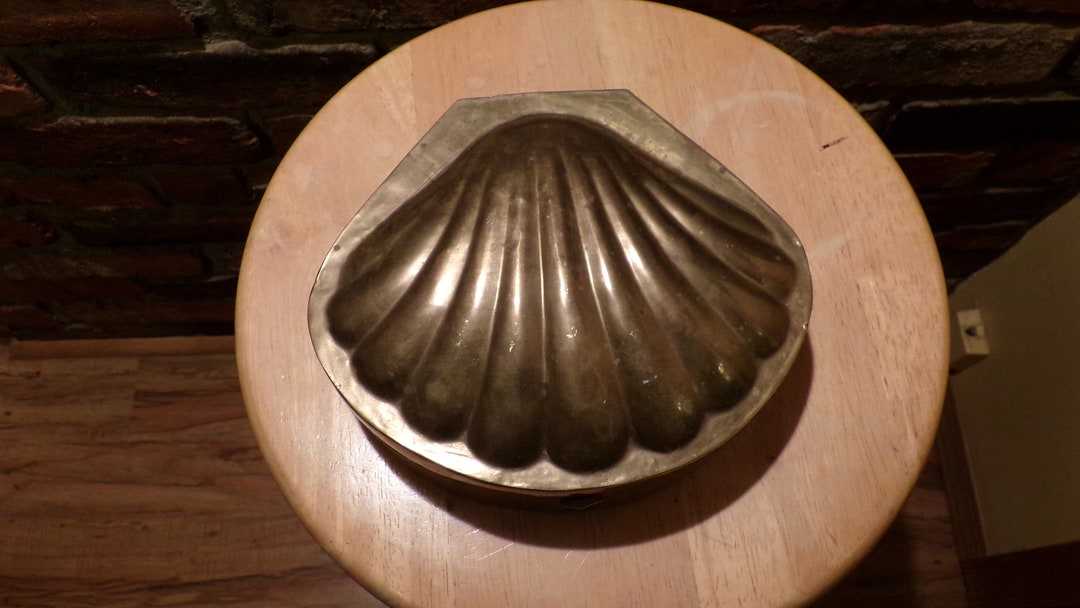Vintage Figurative Brass Shell Box, Large Brass Clam Shell Shaped Box ...