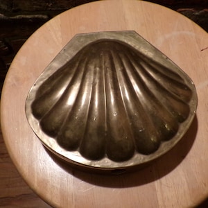Vintage Figurative Brass Shell Box, Large Brass Clam Shell Shaped Box ...