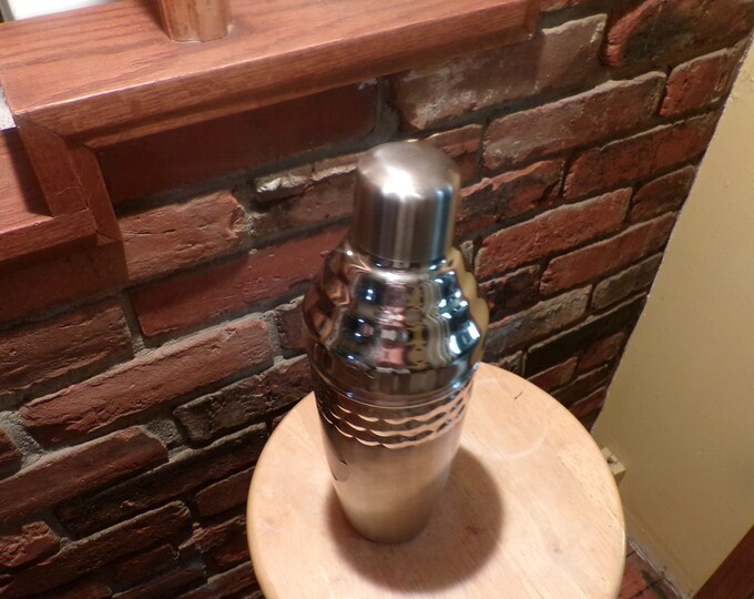 Large Hammered Stainless-steel Cocktail Shaker 60 Oz, Jumbo Stainless ...