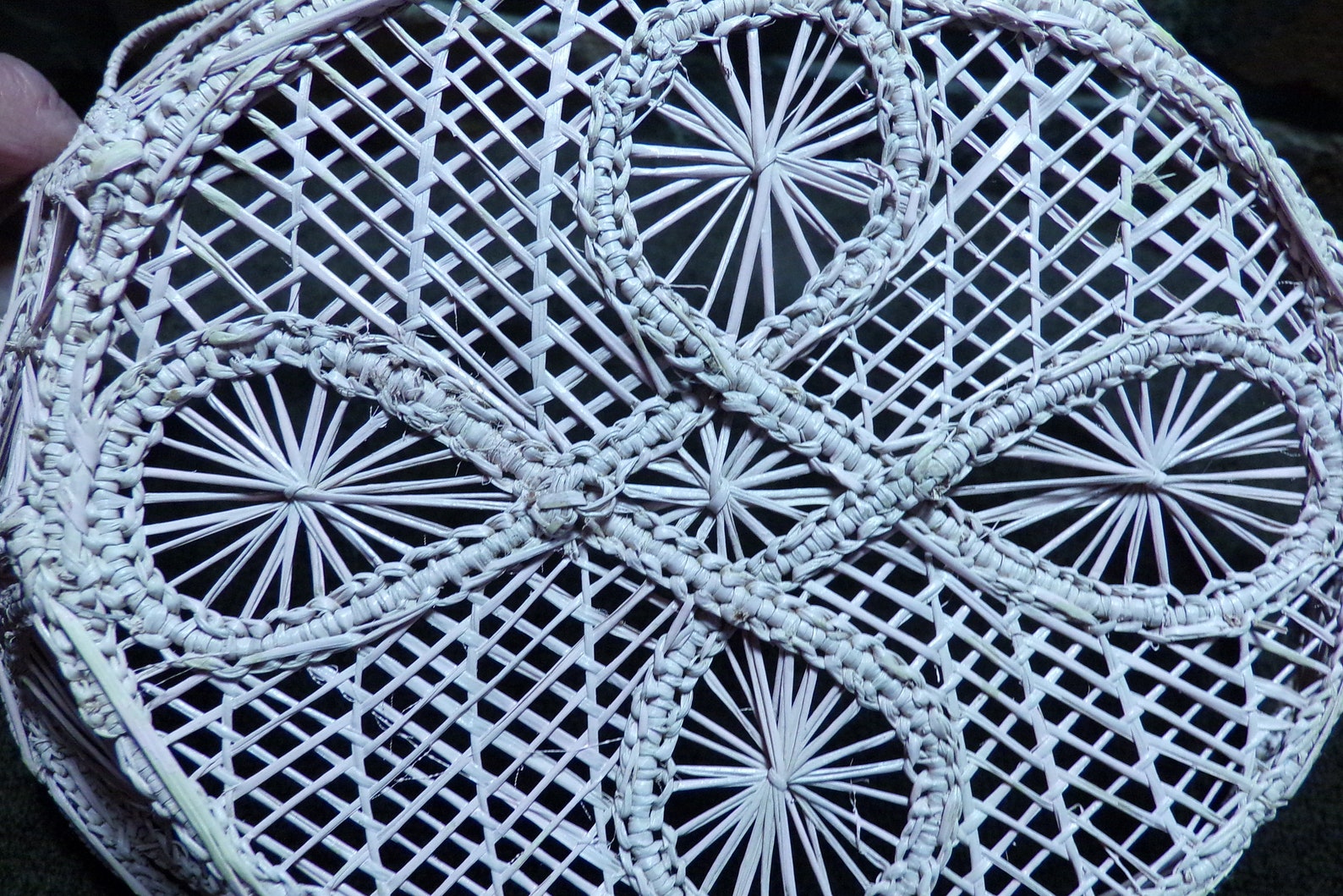 Iraca Palm Straw Handled Basket, Pale Pink Palm Straw Handed Basket ...