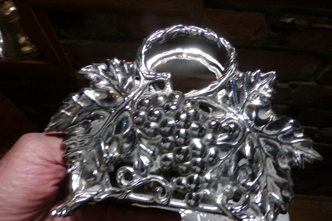 1994 Godinger Silver Plate Napkin Holder Grapes & Grape Leaves Vintage ...