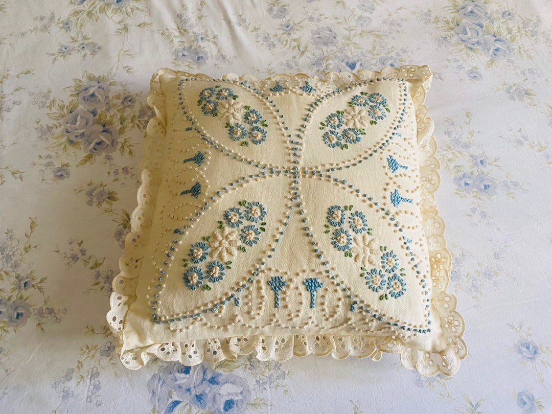 Vintage Hand Embroidery Pillow/ Romantic Shabby Chic Decor - Etsy