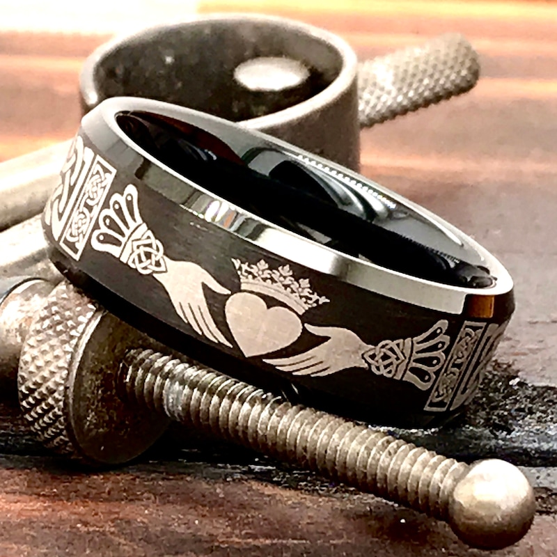 Men Claddagh Ring - Etsy