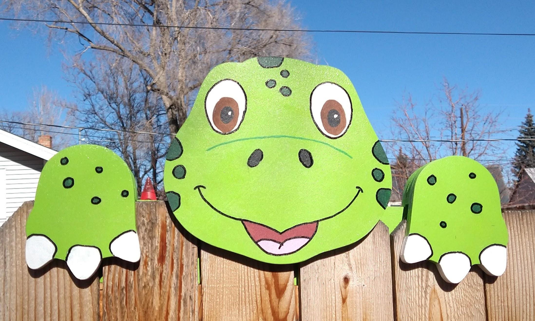Green Frog Fence Peeker or Wall Hanging Yard Art Garden Decorative Sign ...