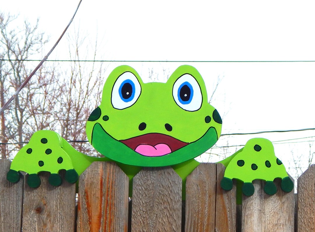 Green Frog Fence Peeker or Wall Hanging Yard Art Garden Playground Pre ...