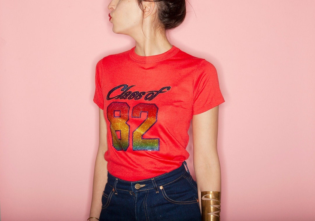 Vintage class of 82 Glitter Emblem Senior High School T-shirt, Vintage ...