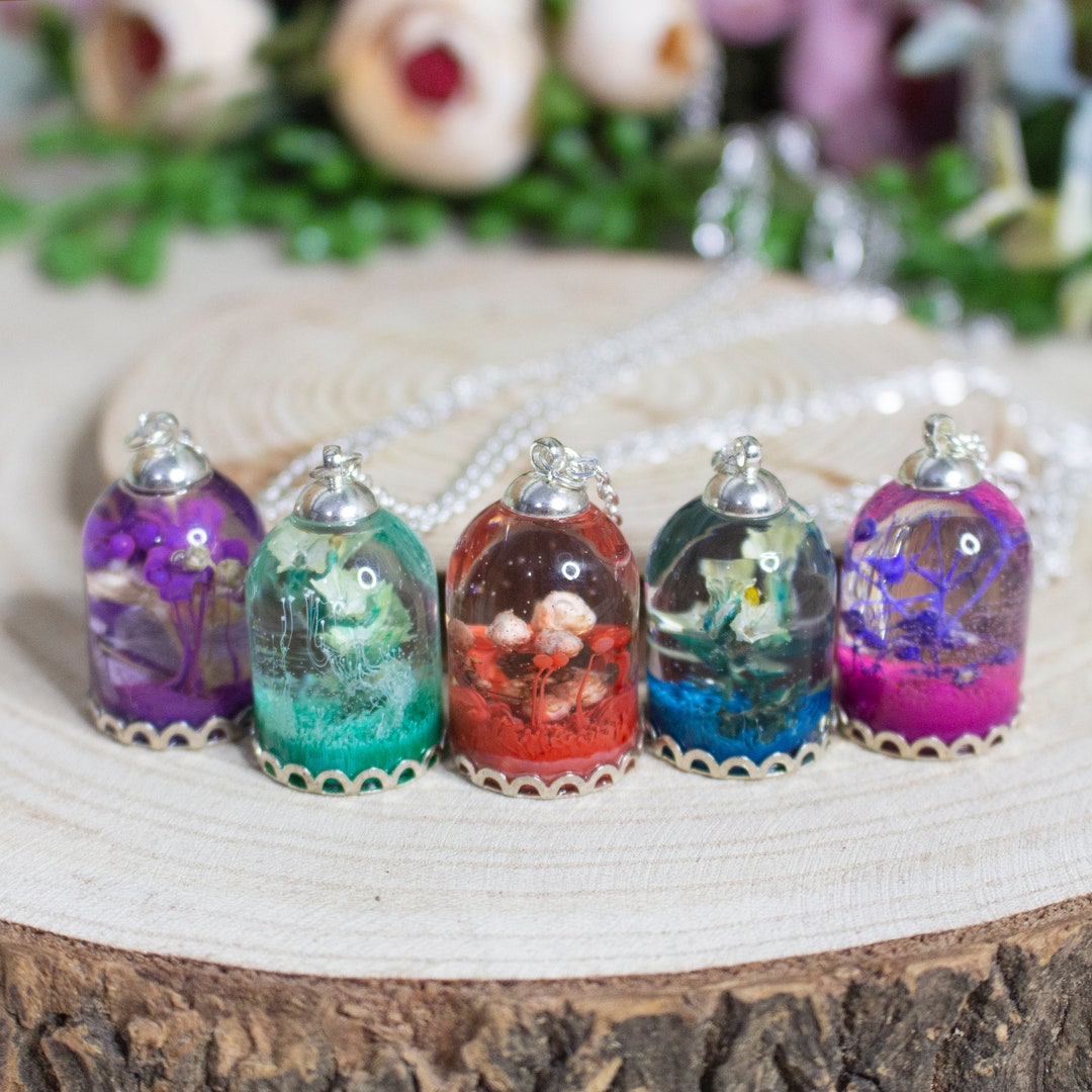 Resin Domes With Encapsulated Flowers Necklace Dried Flowers Nature ...