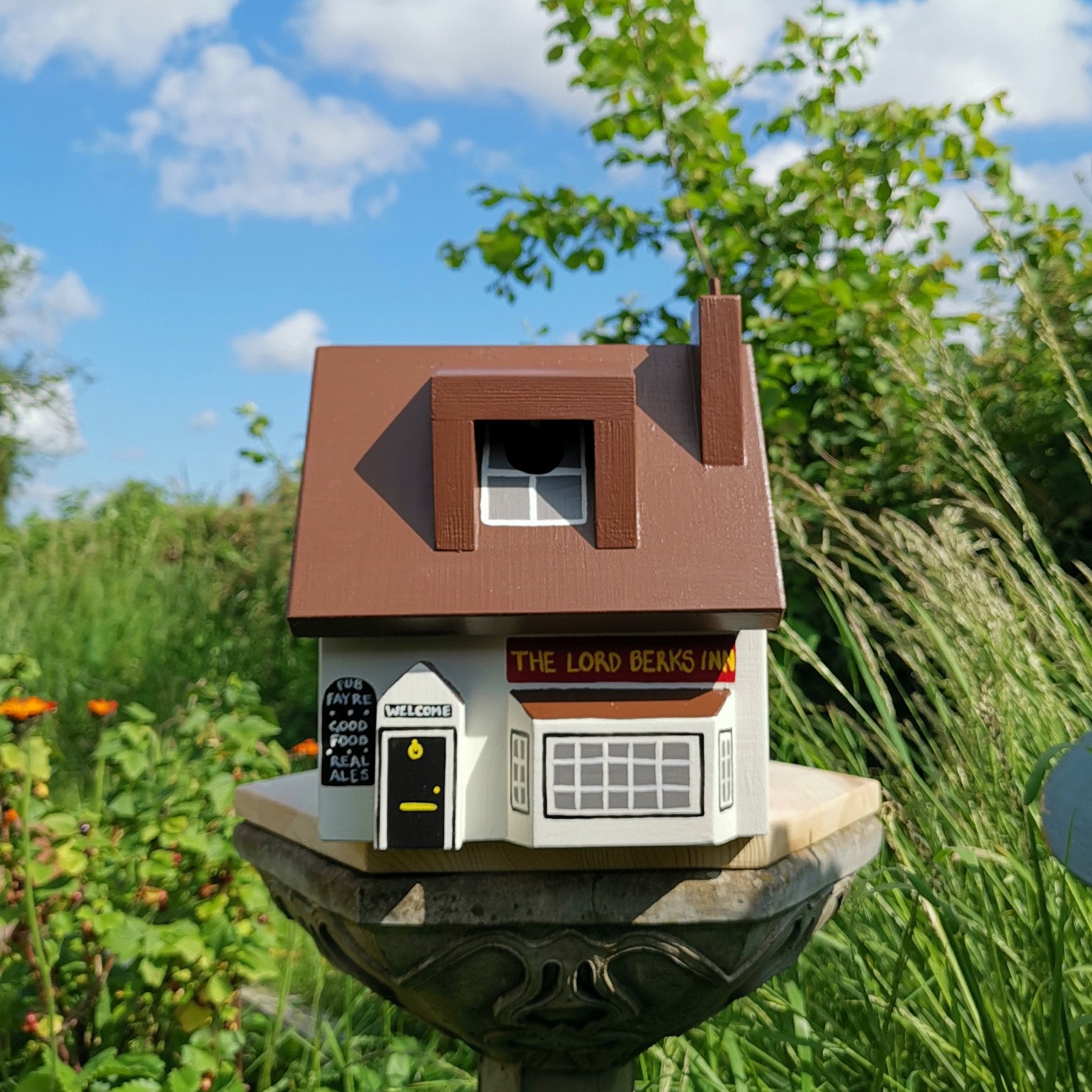 Personalised Bird House - Pub Bird Box - Pub Drinkers Gift - Garden ...