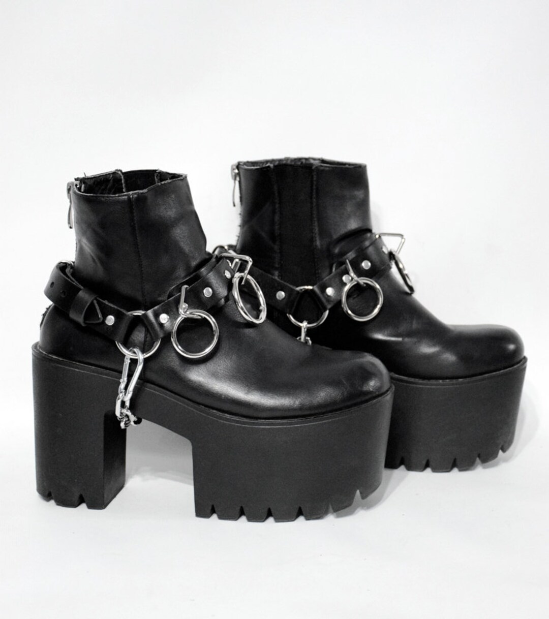 RINGS SHOE HARNESS: Leather Shoe Harness, Shoe Boot Strap, Leg Shoe ...