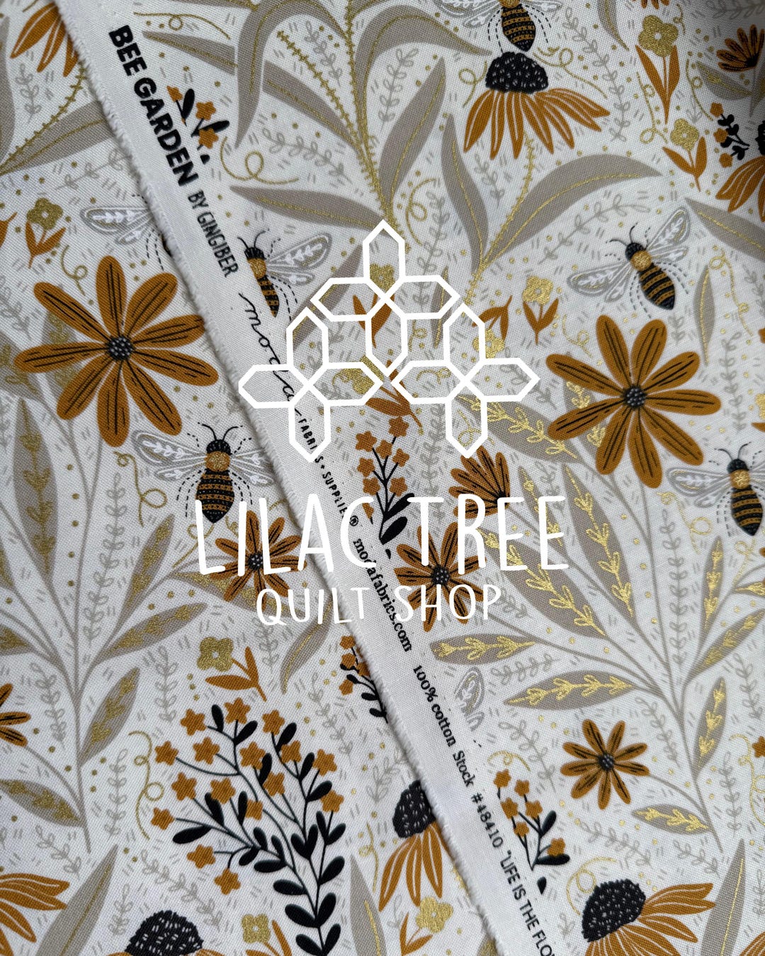 Fabric by HALF YARD Bee Garden Metallic Bee Floral in Porcelain (48410 ...