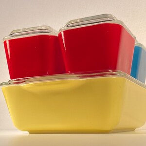 Pyrex Primary Refrigerator Dish Set - Etsy
