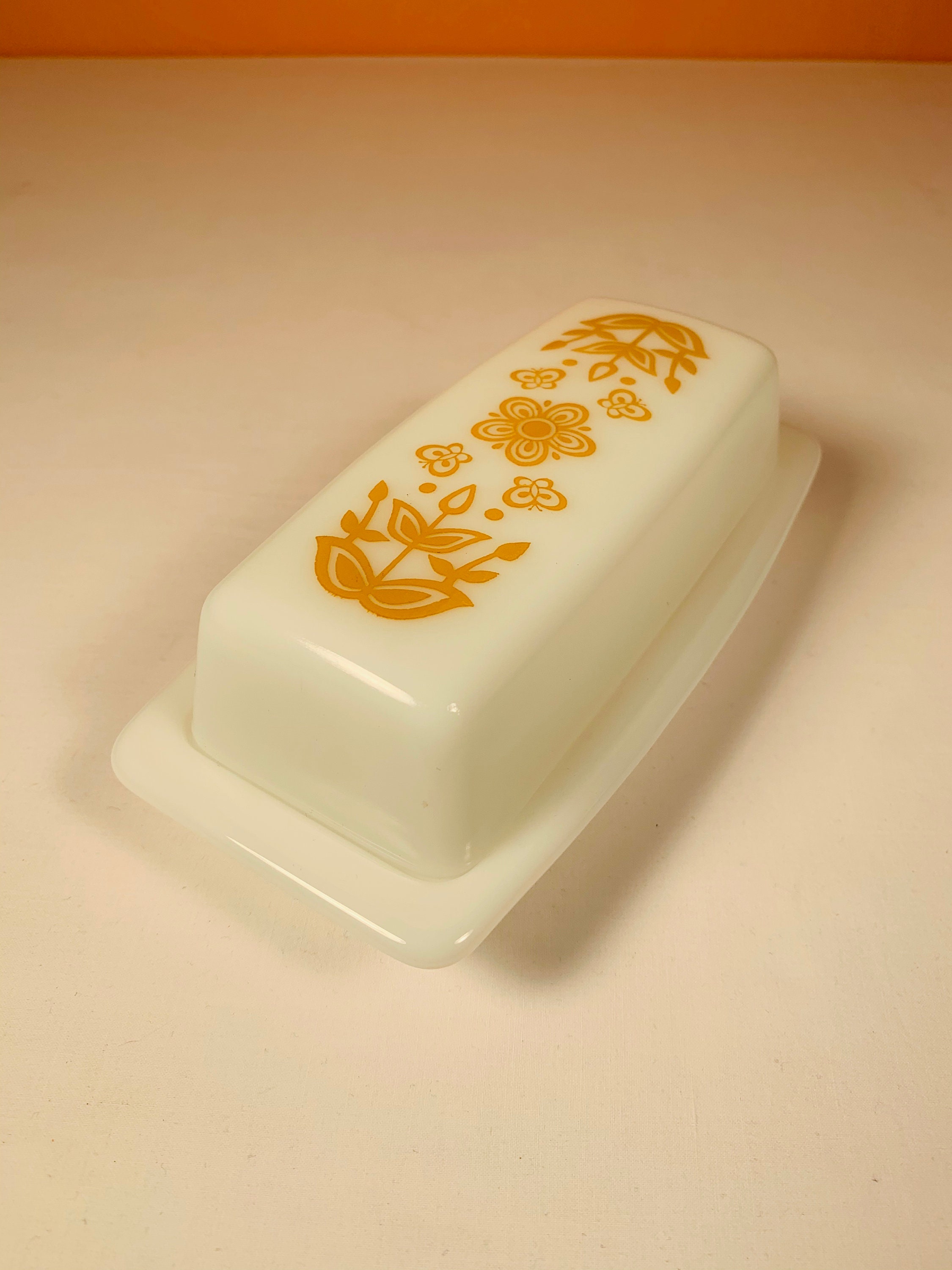 Pyrex Butterfly Gold Butter Dish
