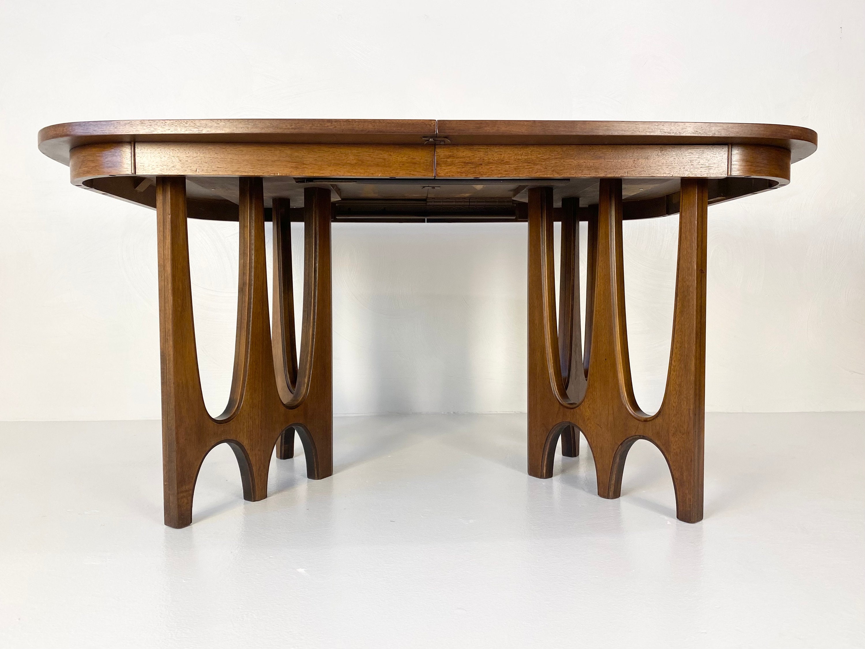 Brasilia table store