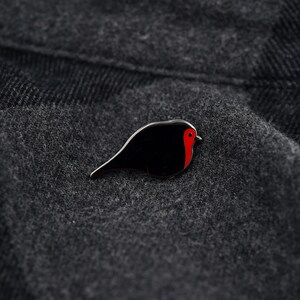 Robin - Hard Enamel Lapel Pin, Badge, Brooch, Pin, Animal, Forest ...