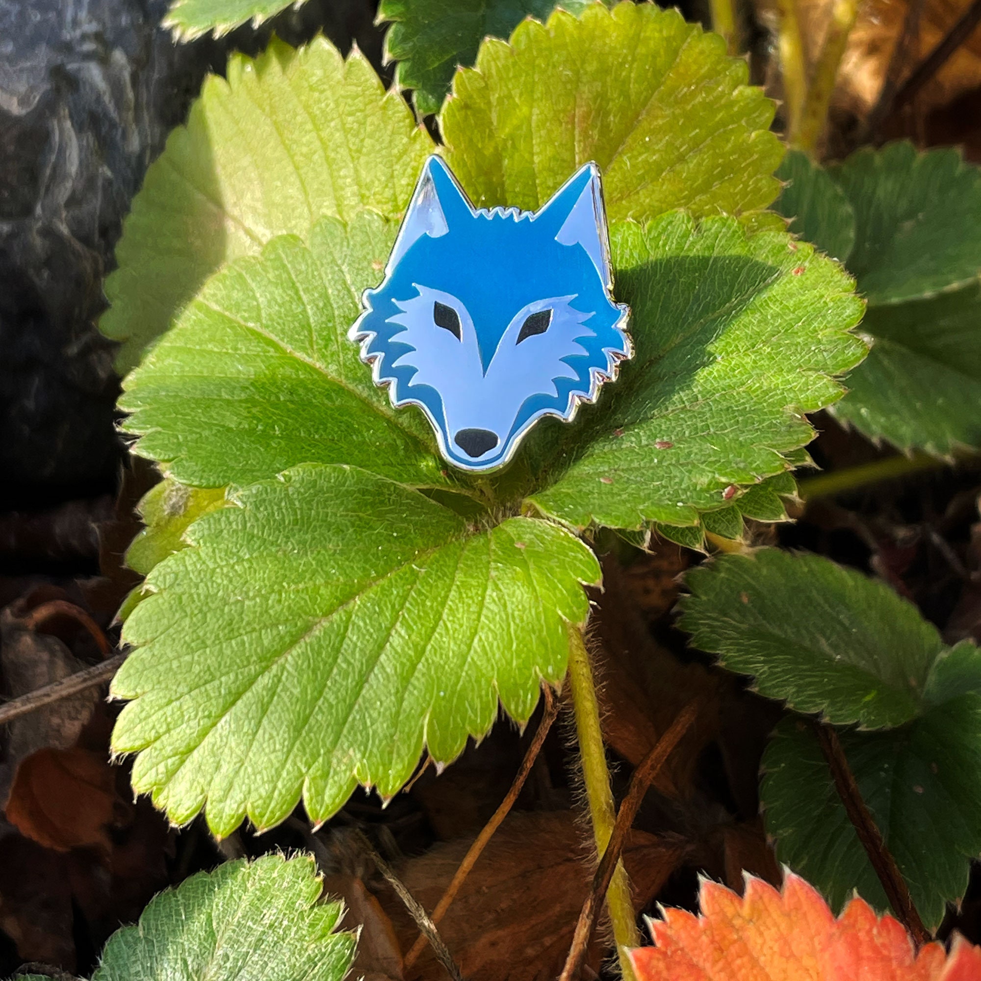 Wolf hard enamel lapel pin badge brooch pin animal | Etsy