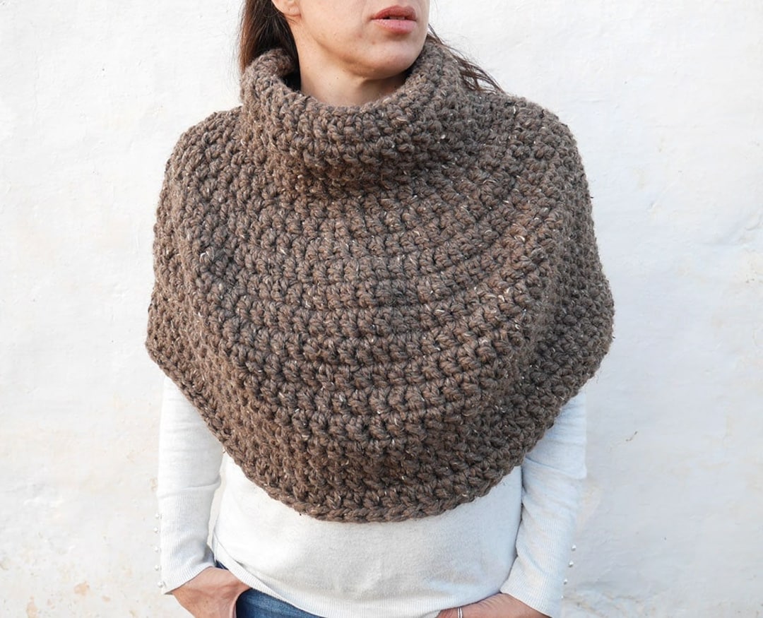 Chunky Crochet Capelet Pattern: Easy Beginner Cowl (PDF Pattern) - Etsy
