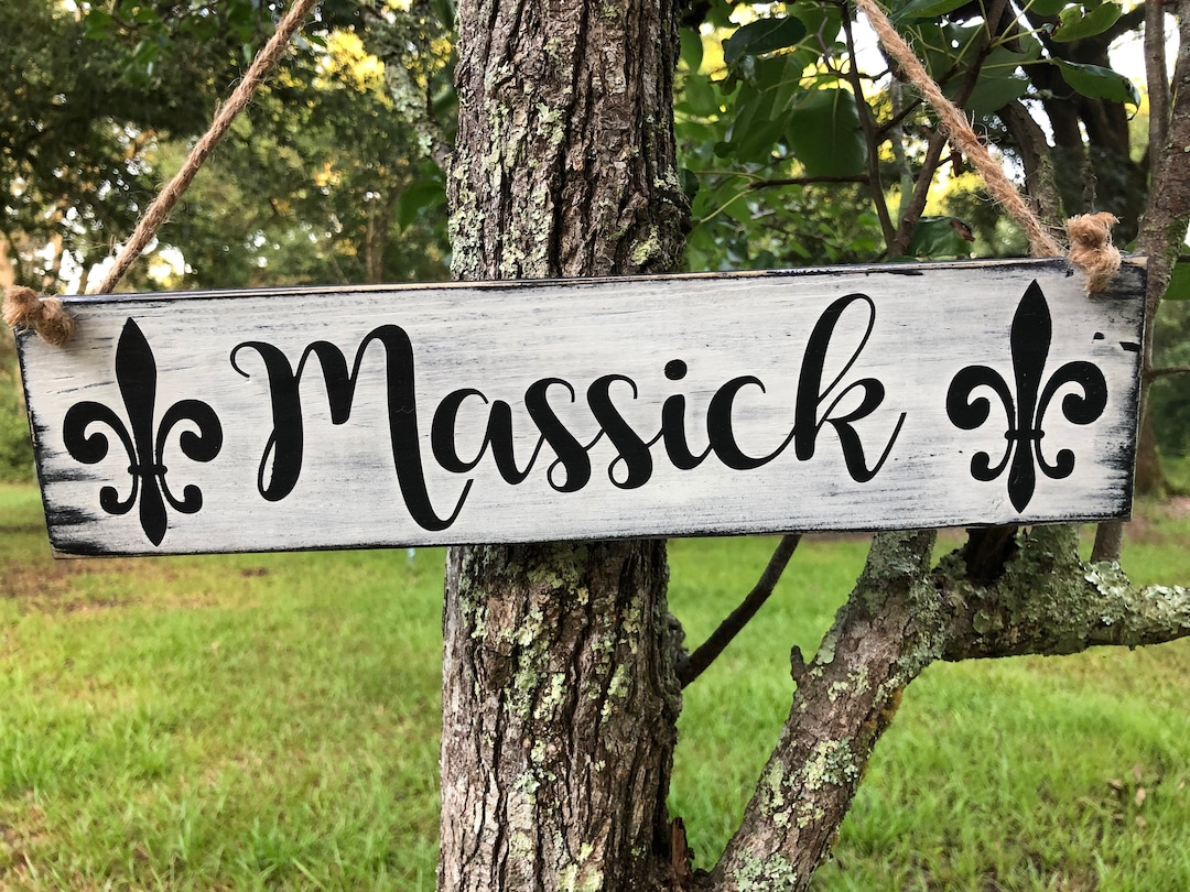 Family Name Wood Sign With Fleur De Lis, 3x14” - Etsy