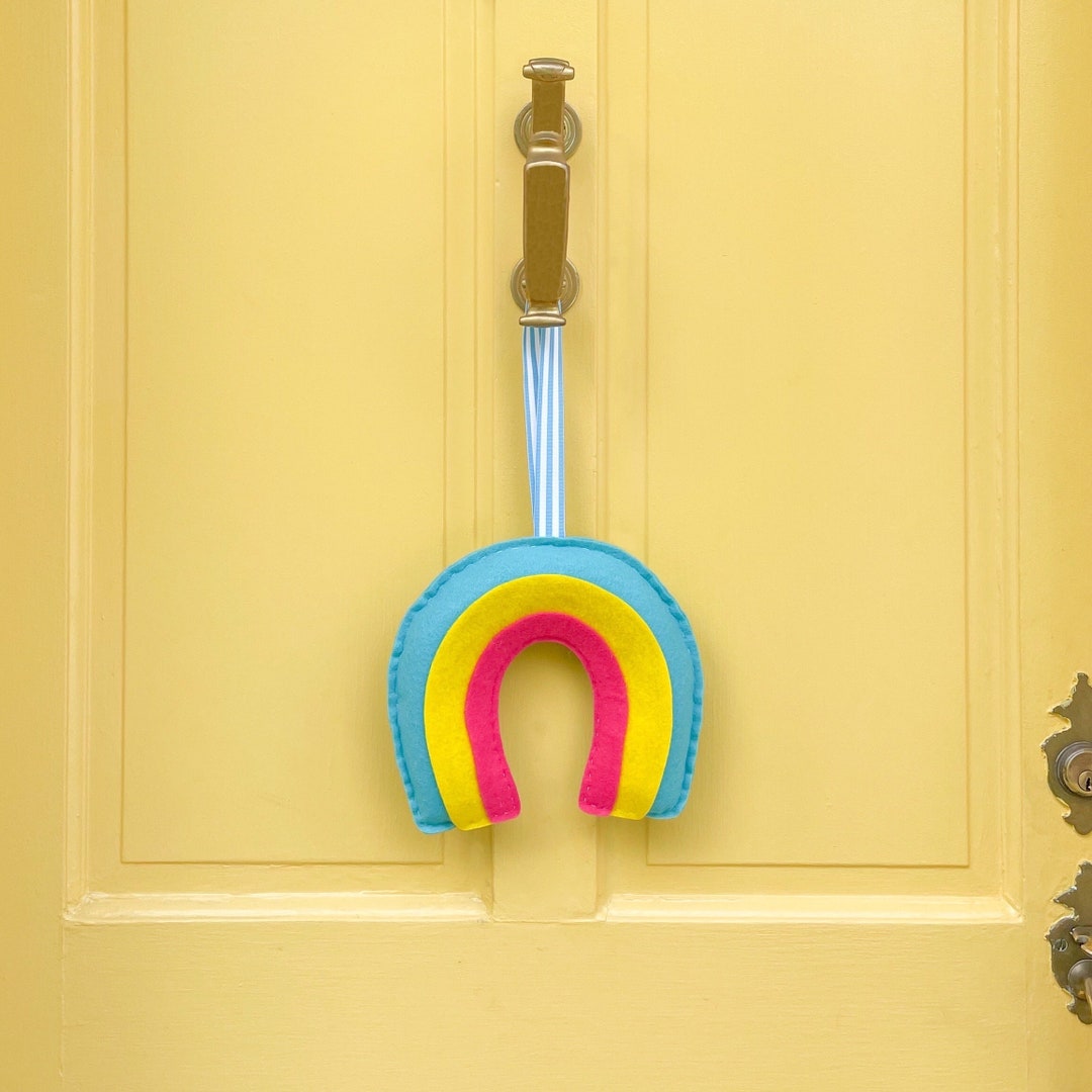 RAINBOW DOOR DECORATION - Felt Lucky Charms Rainbow Door Hanger ...