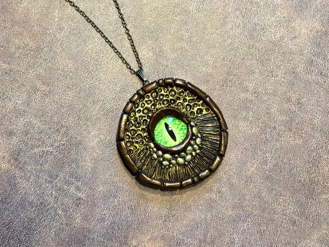 Hand-sculpted Monster Eye Amulet Necklace: Fantasy Cosplay Jewelry - Etsy