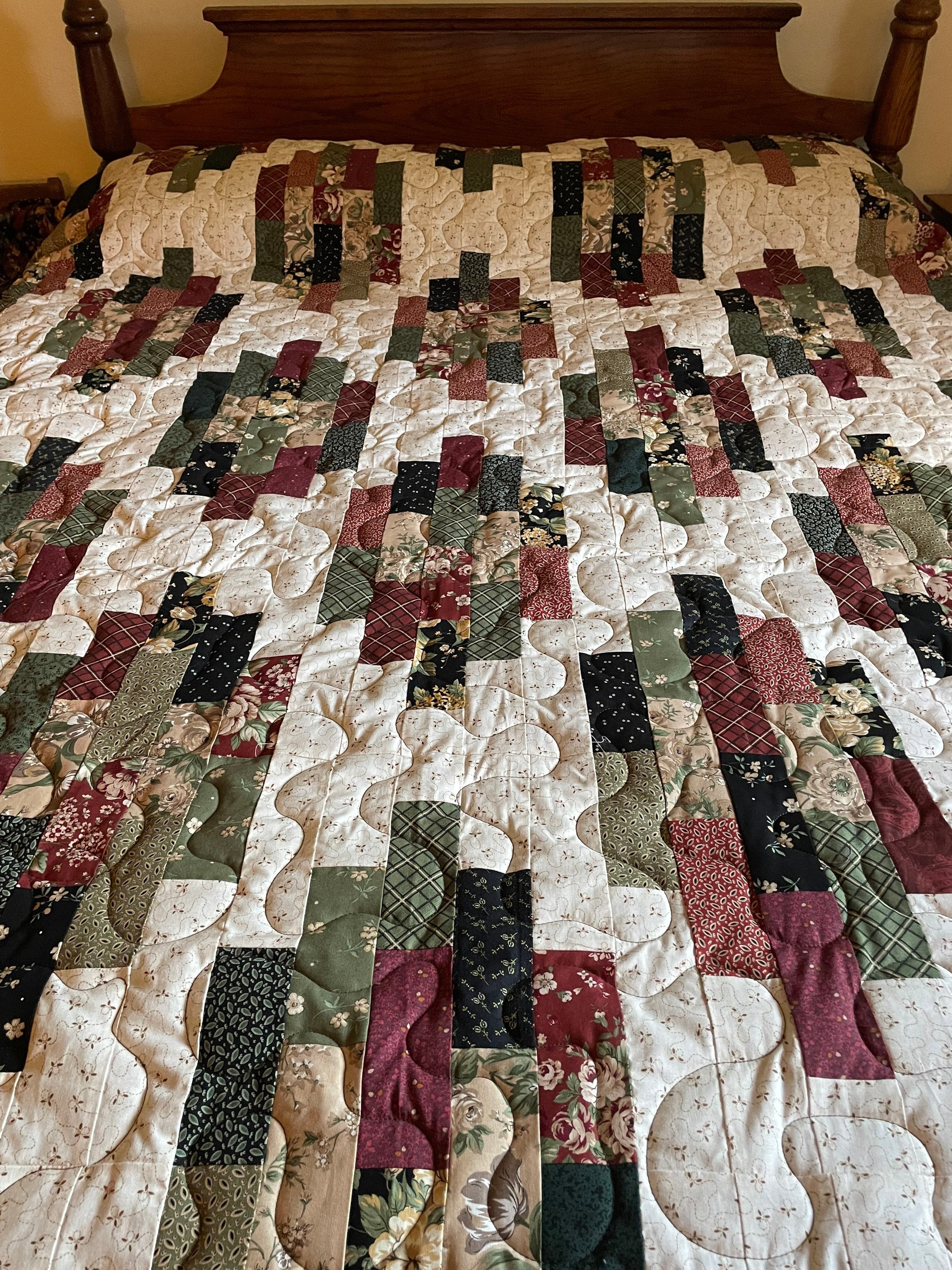 Queen/king Size Handcrafted Quilt With a Beautiful Combination - Etsy