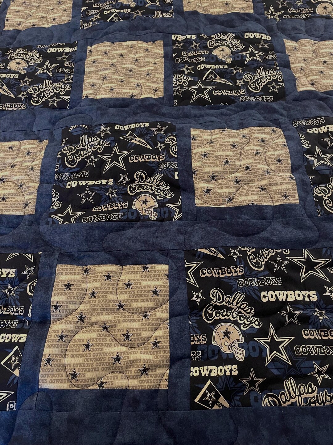 Dallas Cowboy Fabrics Are Combined in the Queen Size Quilt - Etsy