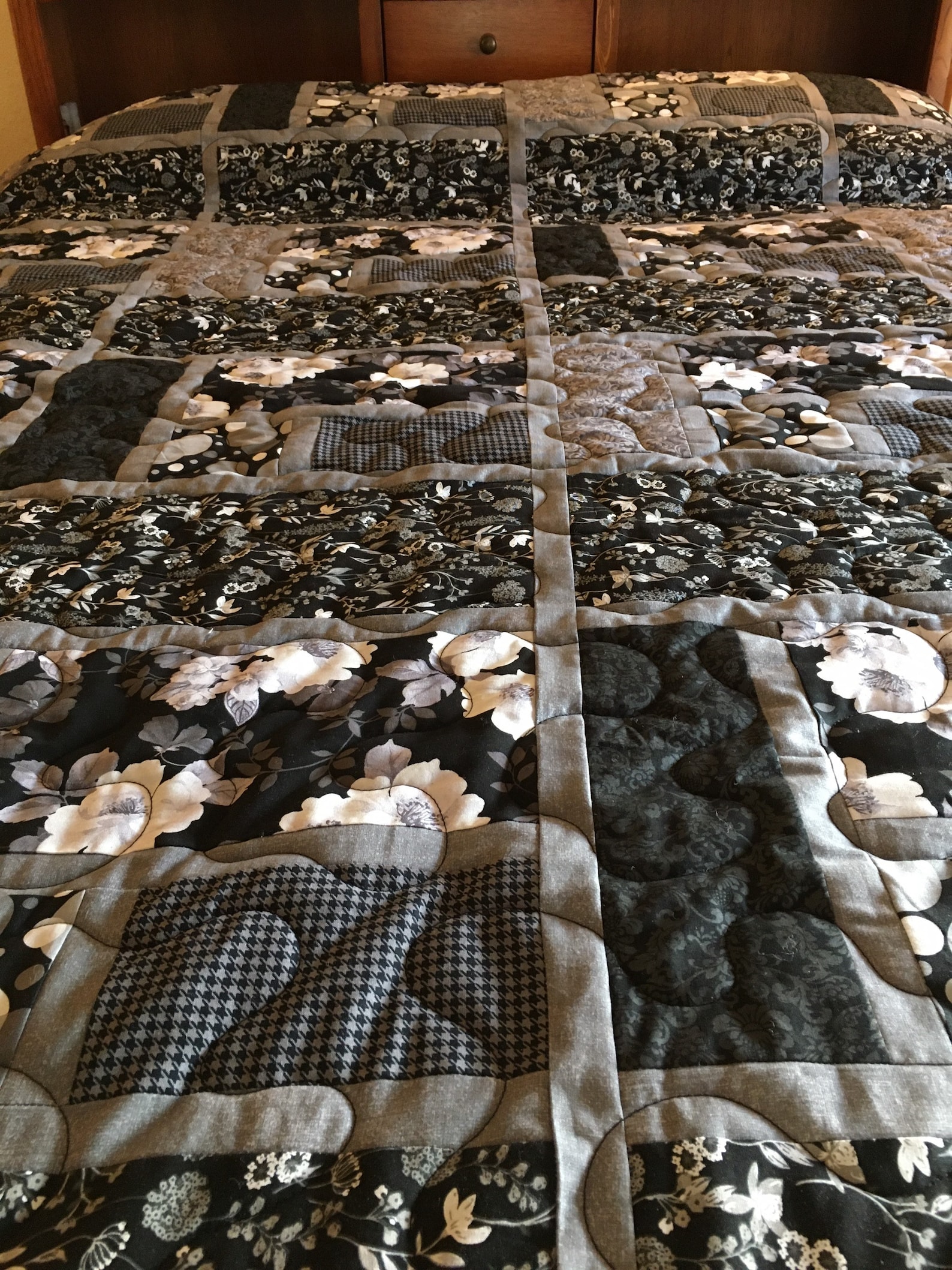 Black, Gray and White Are the Perfect Combination in This Queen Size ...