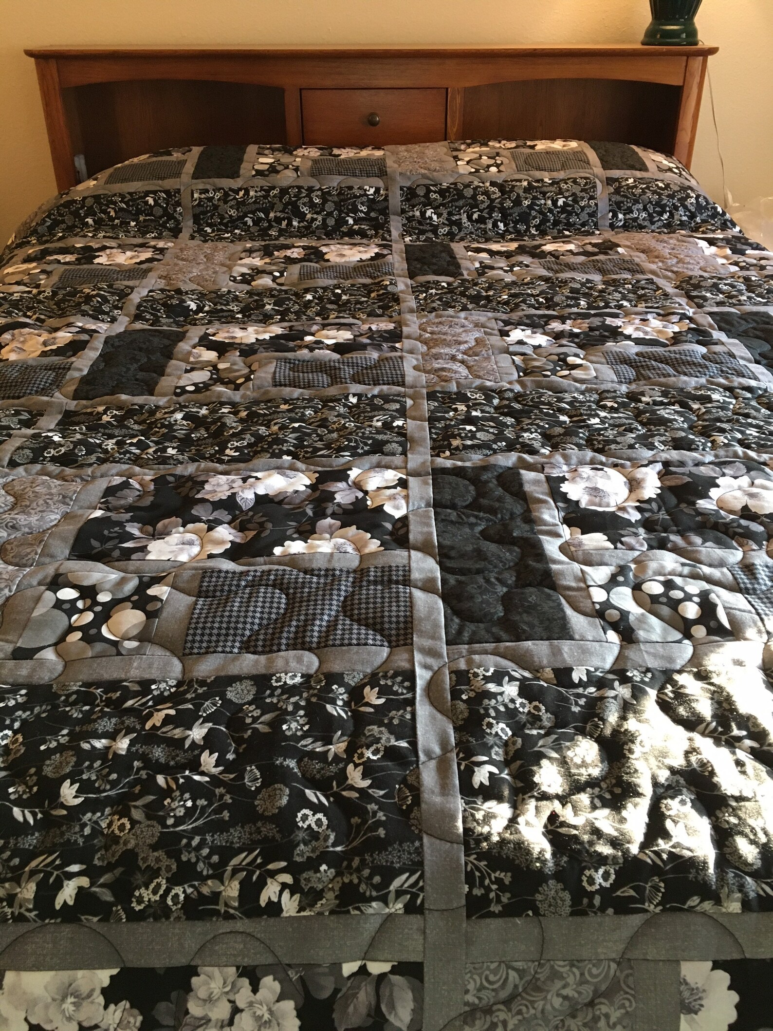 Black, Gray and White Are the Perfect Combination in This Queen Size ...