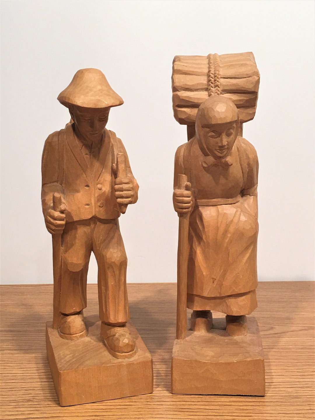 Vintage Intricate Hand Carvings Dutch / European / Scandinavian Peasant ...