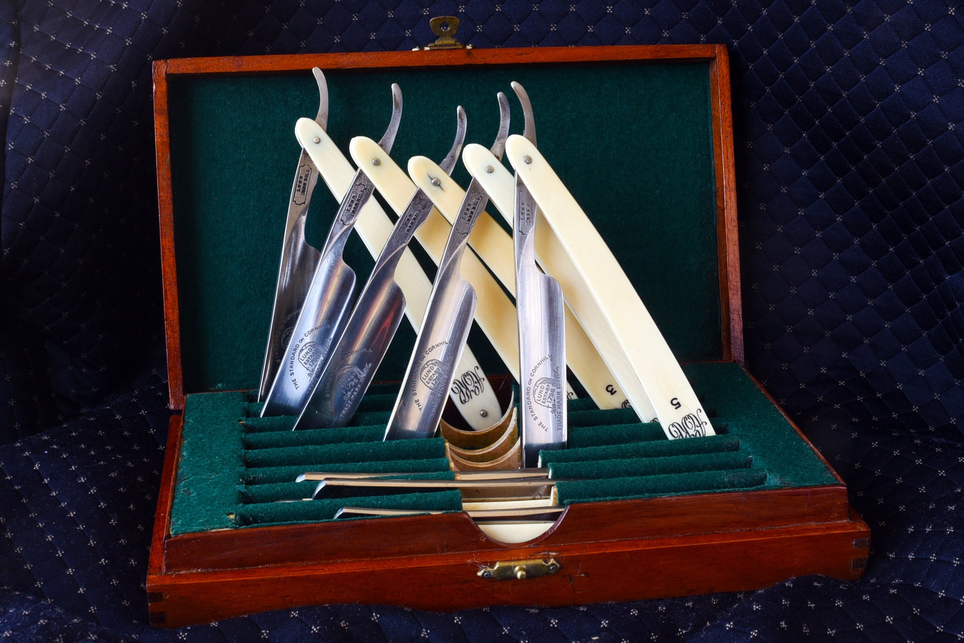 Cases Razor Set - Etsy