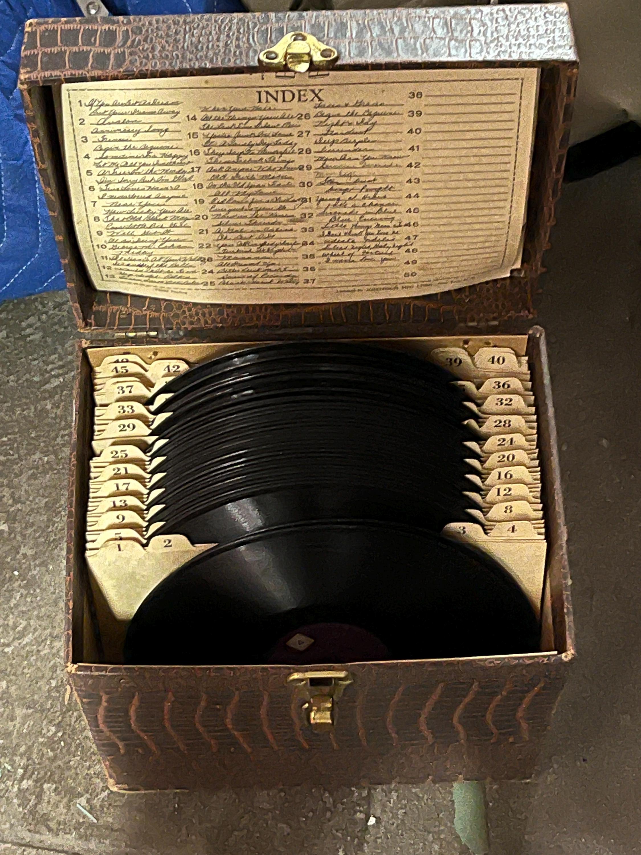 RCA Victor Victrola Talking Machine 1900 - VV-100 47470 + Many 78 RPM ...