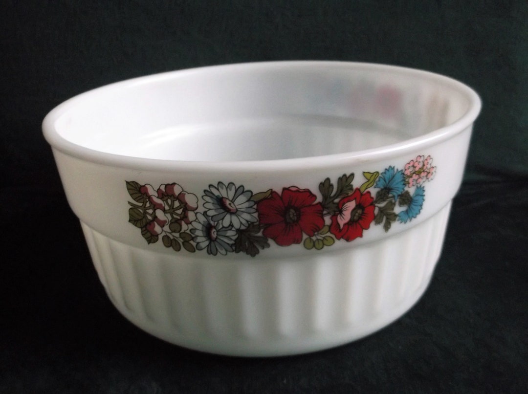 Large Vintage Pyrex Poppy Fluted Casserole or Stew Pot - Etsy