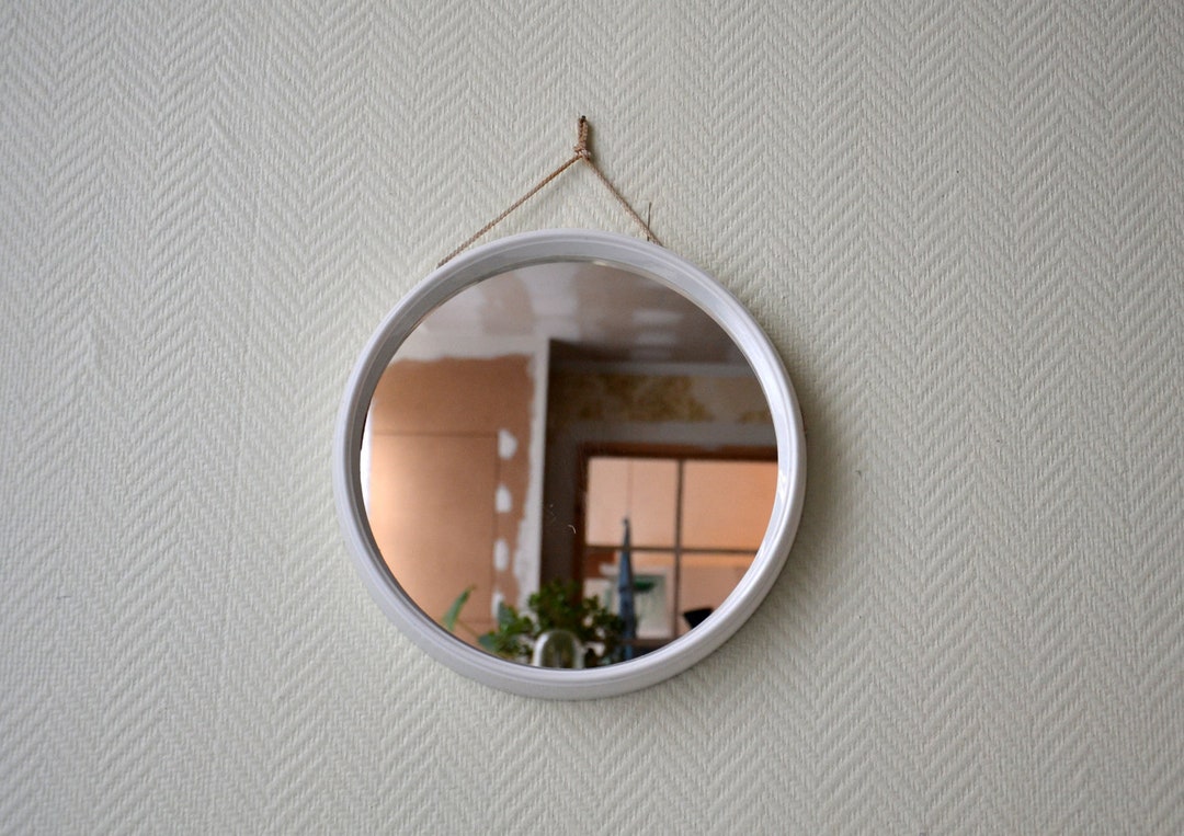 Vintage Mirror 70s / Round Mirror / White Color / Bathroom Decor - Etsy