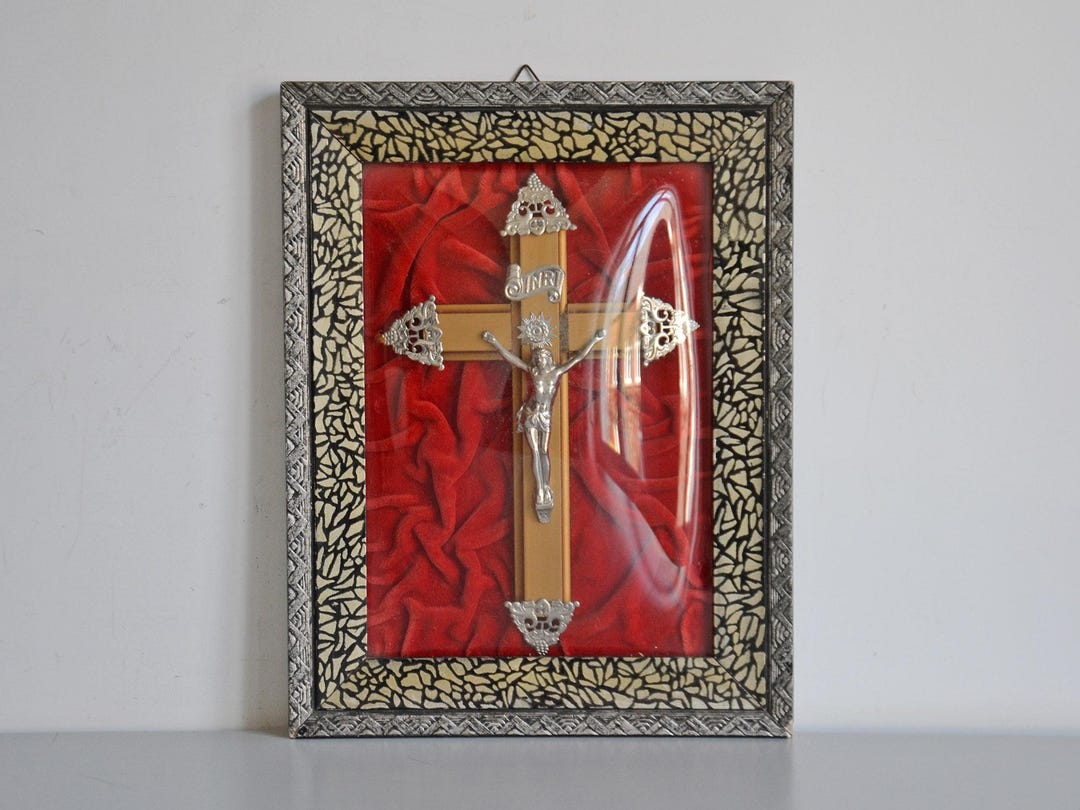 Religious Reliquary Frame With Crucifix, Convex Glass 1900, Vintage ...